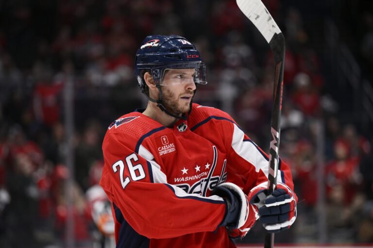 Milan Lucic Signs PTO with Blues, Returns To NHL for First Time Since ...